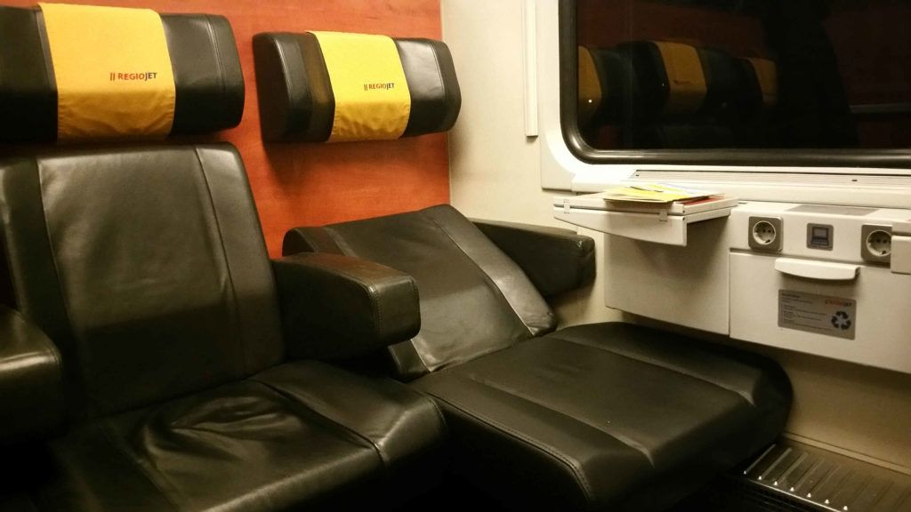 RegioJet Bmz 21-90 Standard K - Vlakem jednoduše